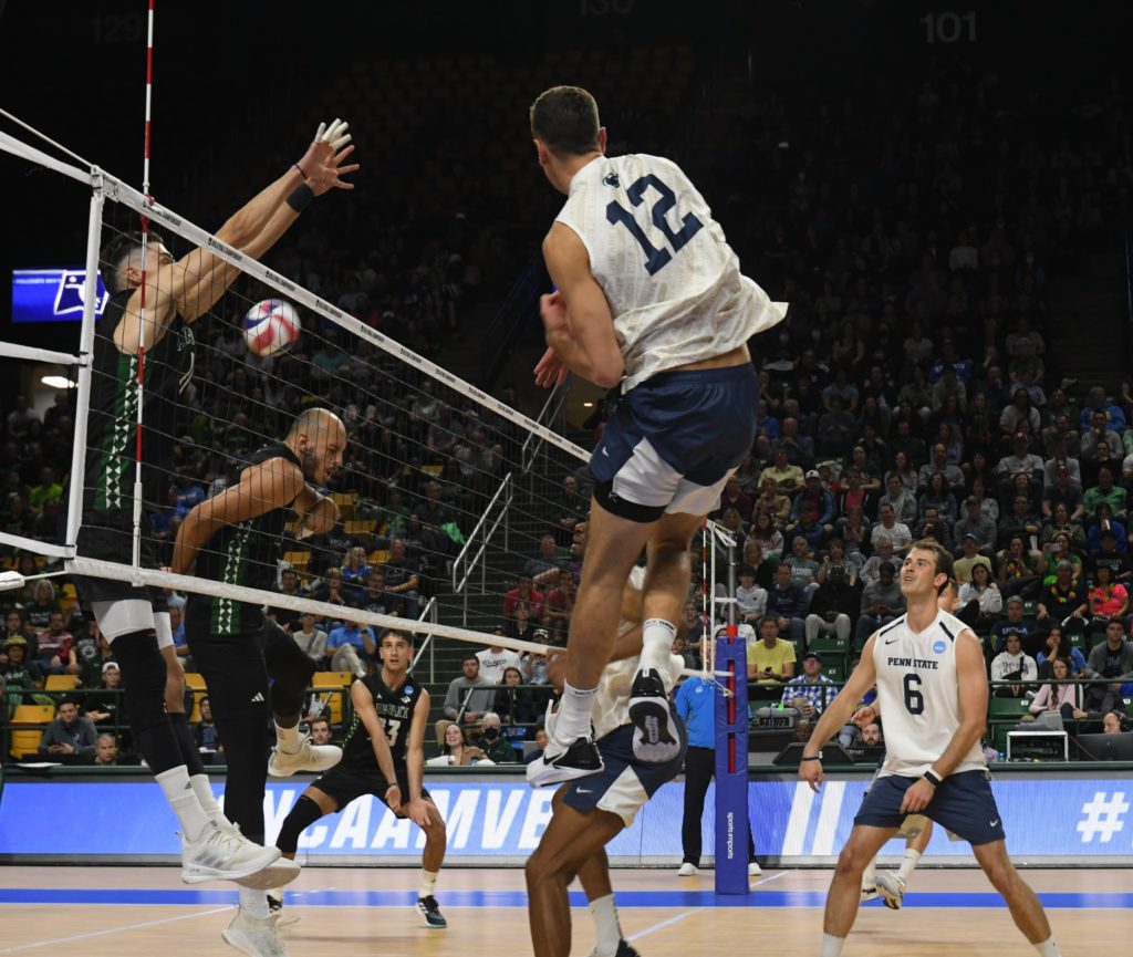 Photo gallery: NCAA Tournament semifinals – Off the Block