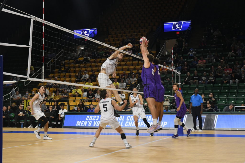 Photo gallery: NCAA Tournament opening round matches - Off the Block